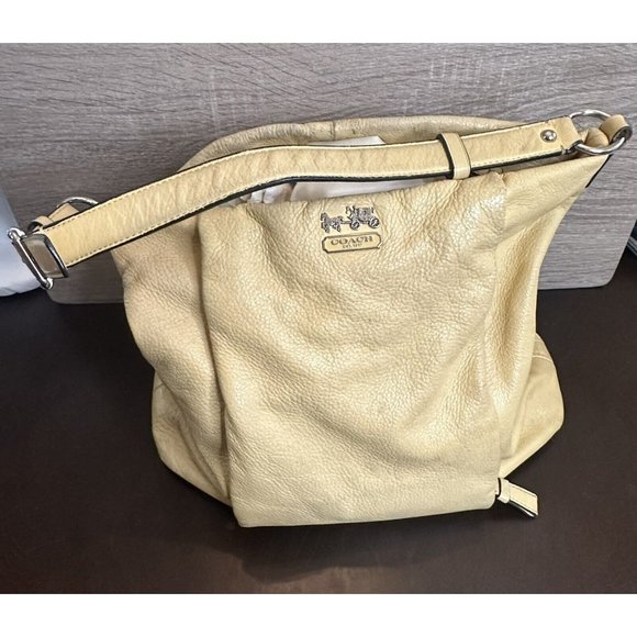 Coach | Bags | Coach Madison Isabel Leather Shoulder Bag Zipper Front ...